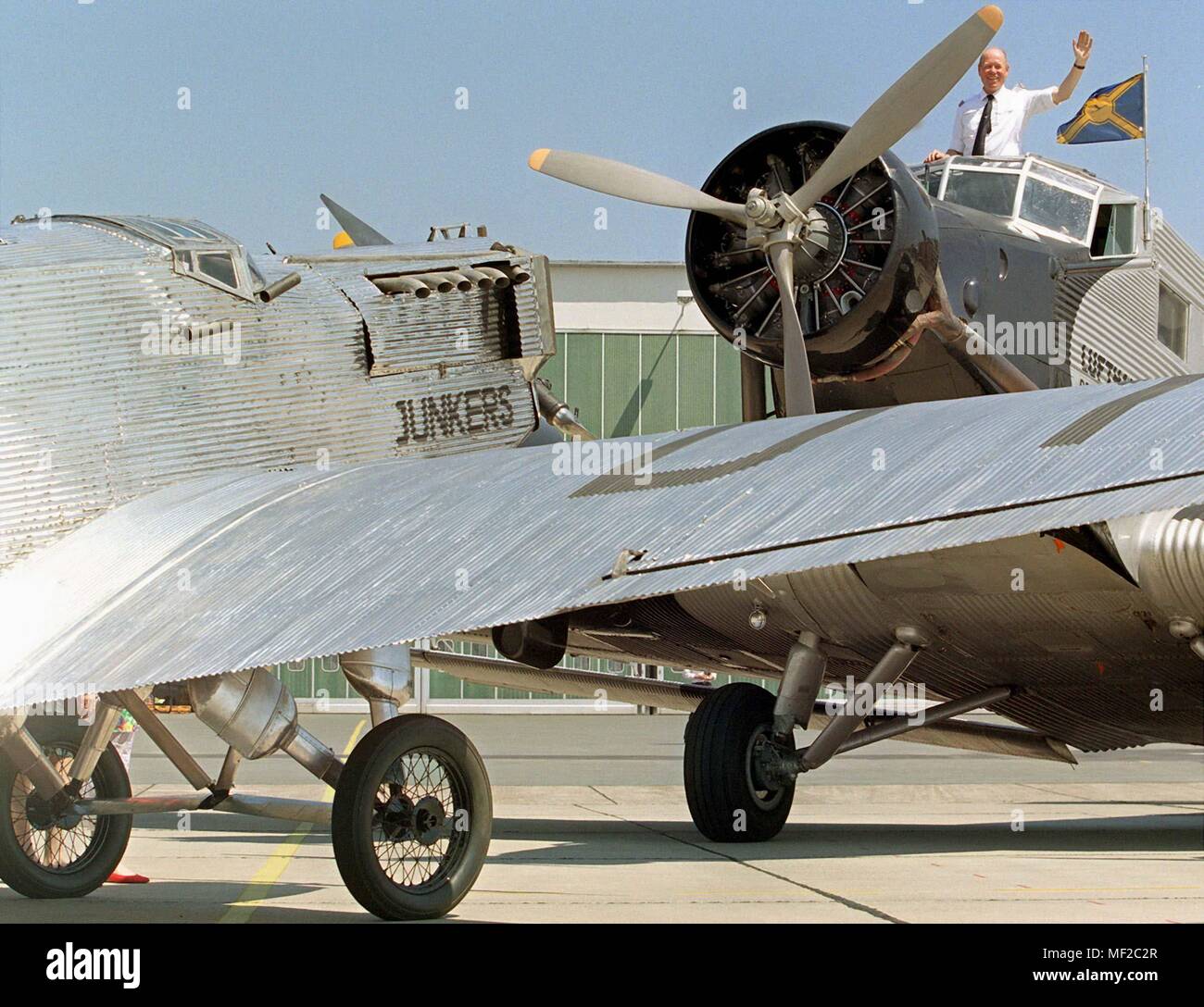 Junkers w 33 hi-res stock photography and images - Alamy