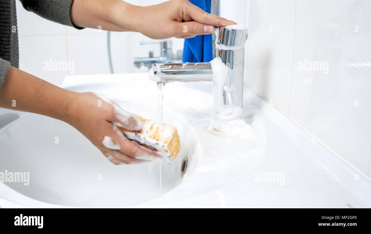 Sponge soaking water hi-res stock photography and images - Alamy