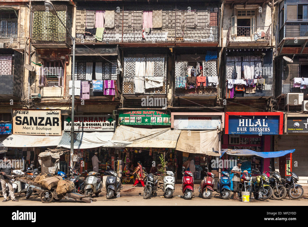 Chor bazaar, Mumbai, India Stock Photo - Alamy