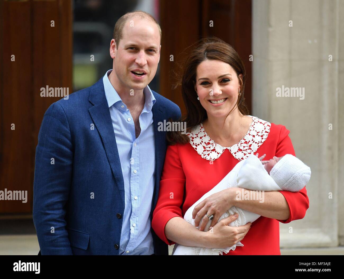 The Duke and Duchess of Cambridge and their newborn son outside the ...
