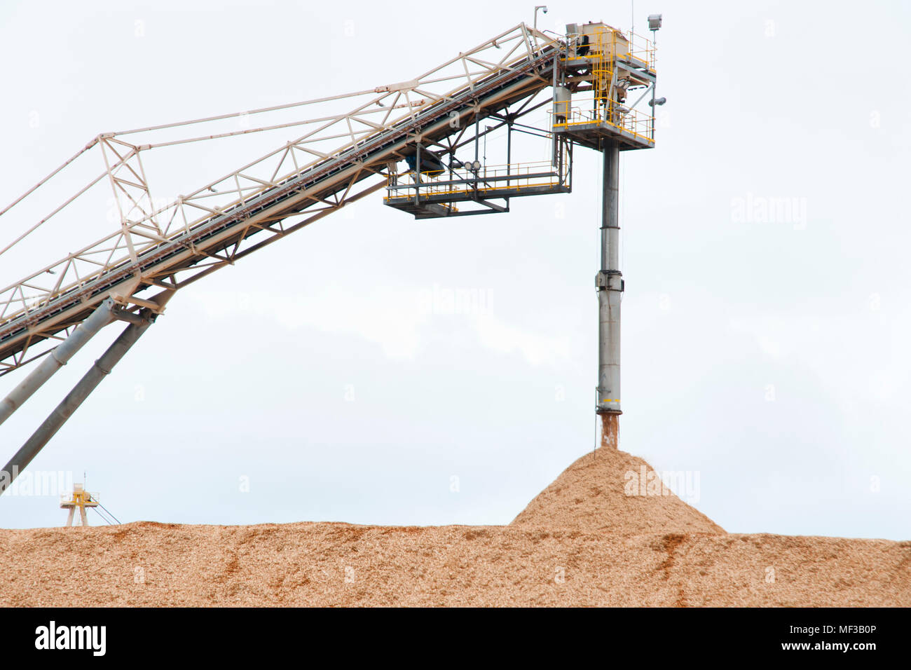 Wood Chip Processing Factory Stock Photo - Alamy