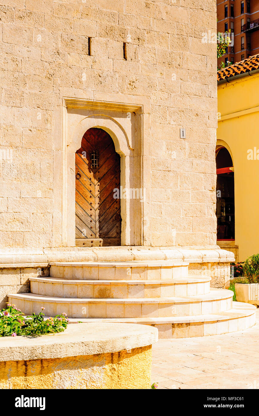 Et'hem Bey Mosque (Xhamia e Et'hem Beut), the center of the Albanian ...