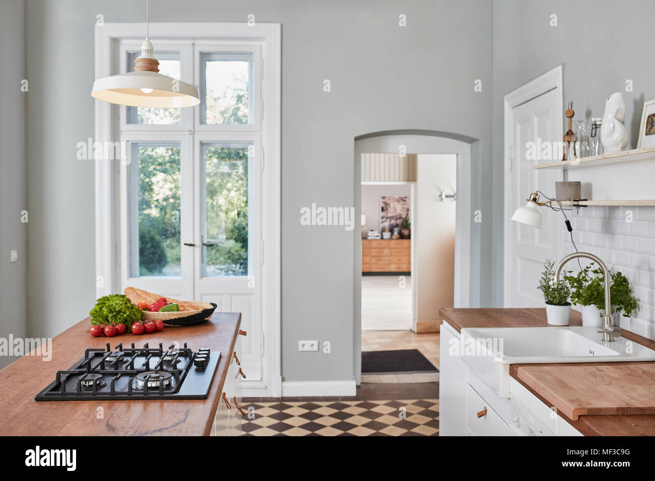 Empty kitchen hi-res stock photography and images - Alamy