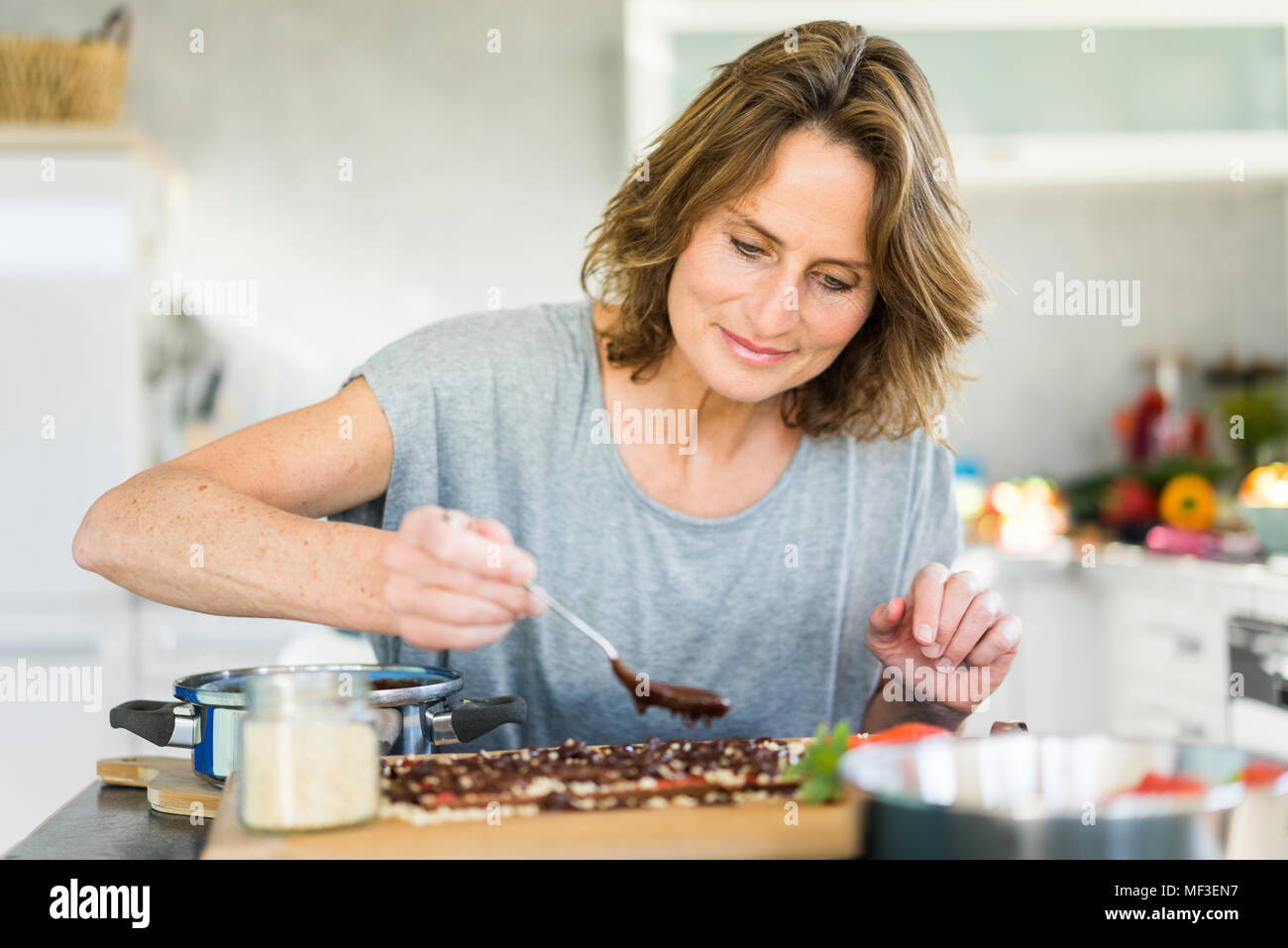Woman chocolate hi-res stock photography and images - Alamy