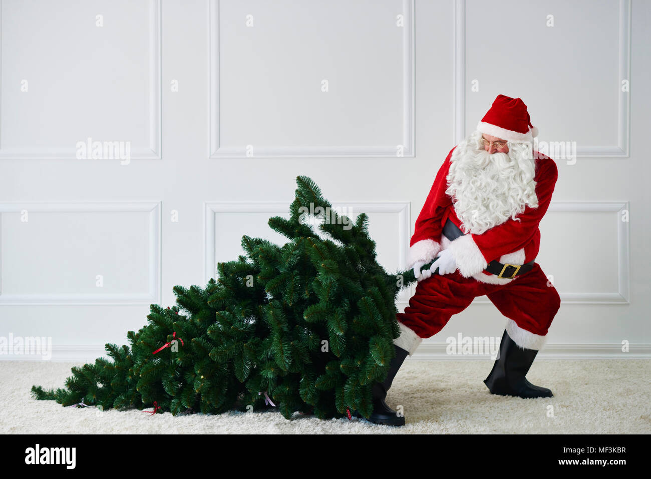 Heavy pulling hi-res stock photography and images - Alamy