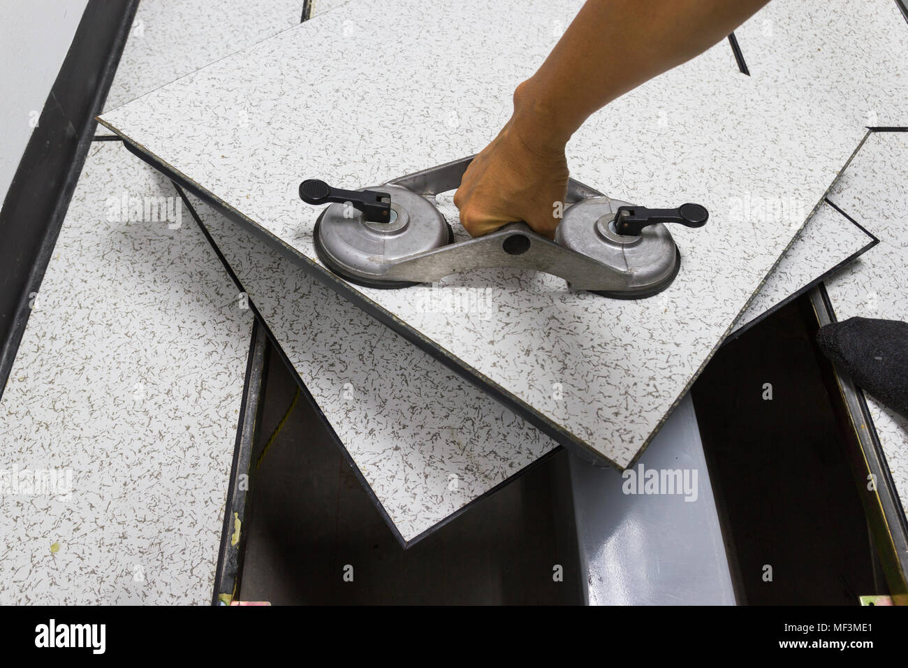 Aluminium lift hi-res stock photography and images - Alamy