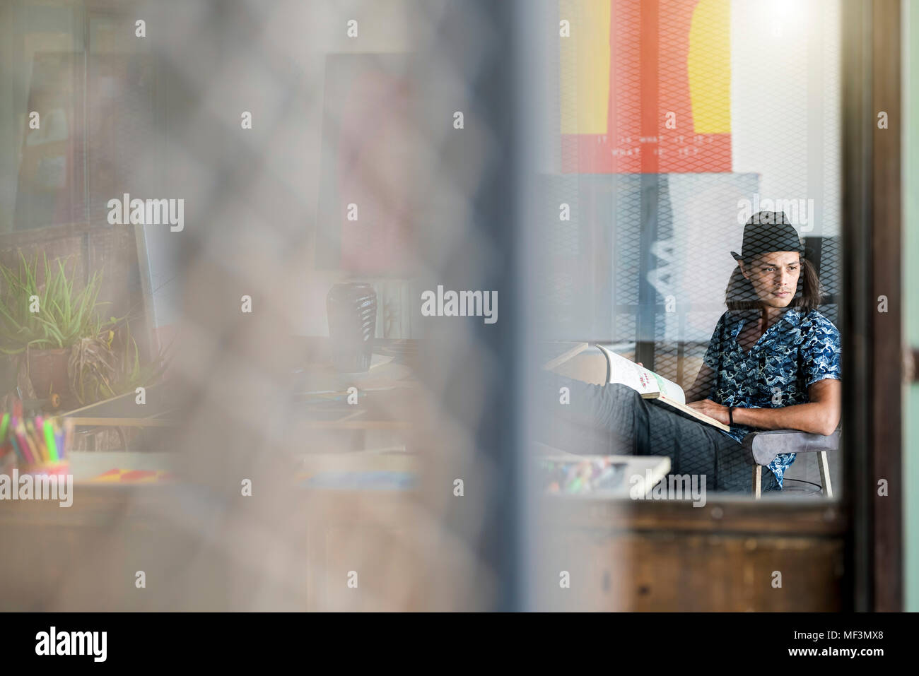 Studio the loft hi-res stock photography and images - Alamy