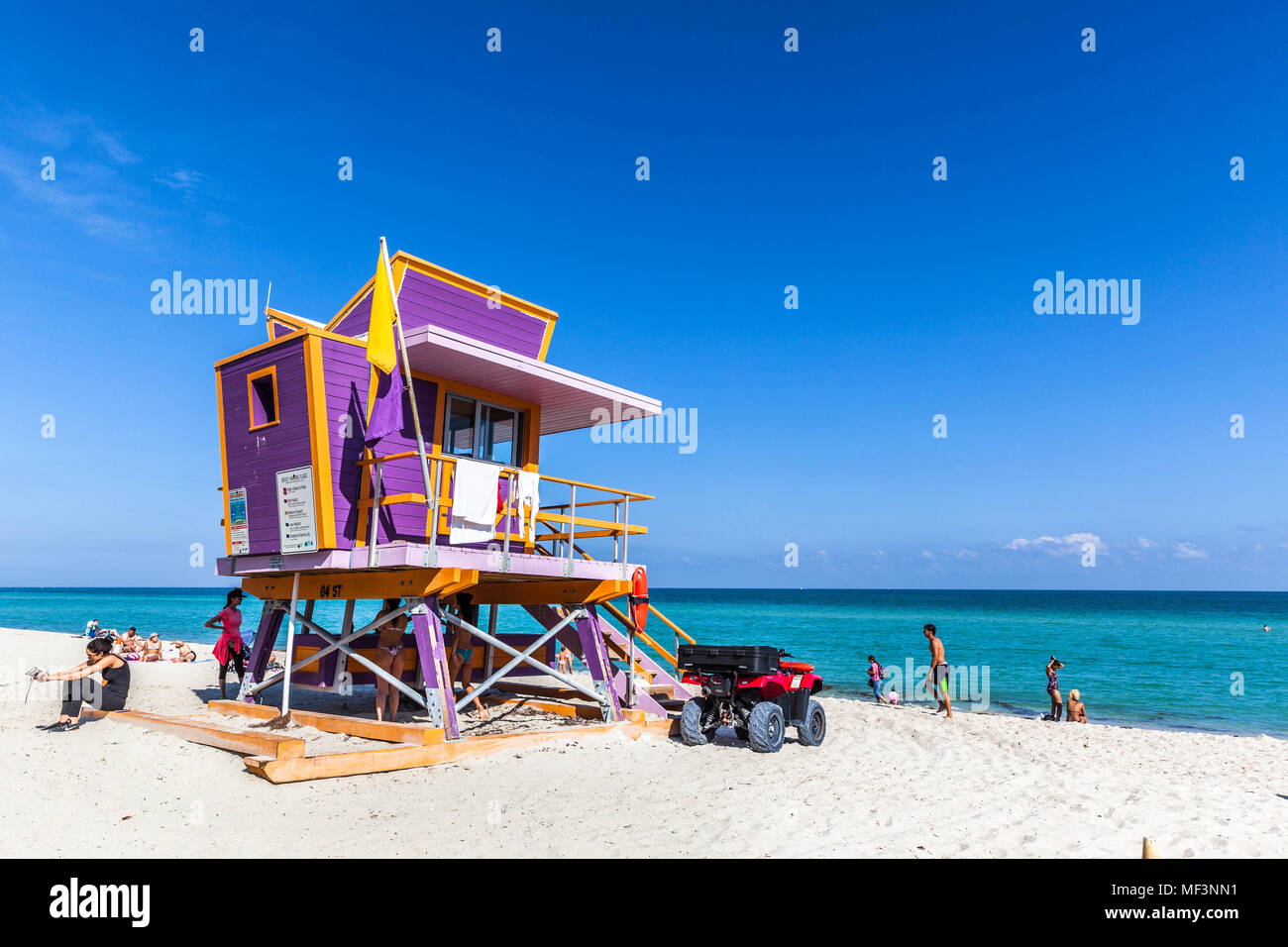 Torre de guardavidas hi-res stock photography and images - Alamy