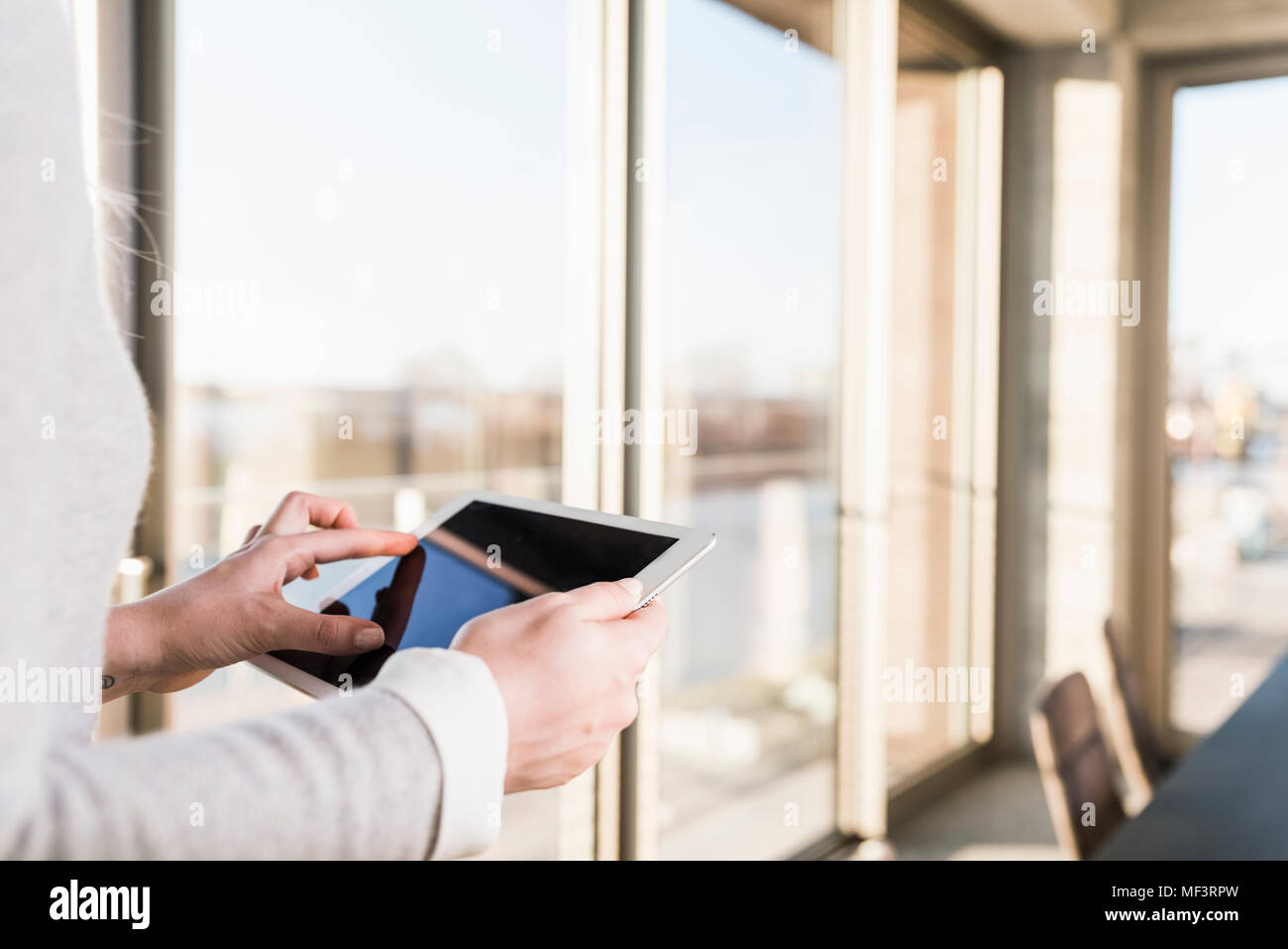 Office interior windows and blur hi-res stock photography and images ...