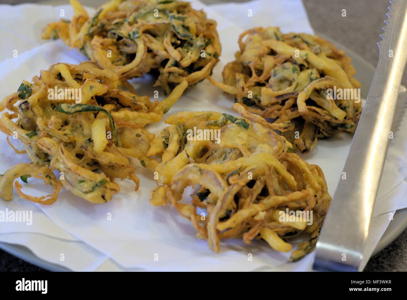 Indian deep fried snack hi-res stock photography and images - Alamy