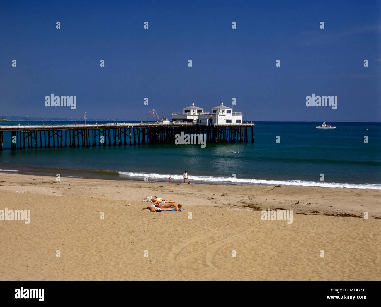 Malibu beach california hi-res stock photography and images - Alamy