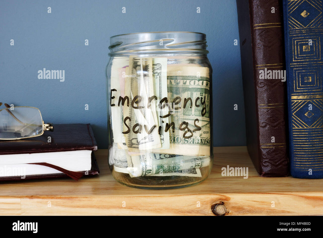 Emergency pay hi-res stock photography and images - Alamy