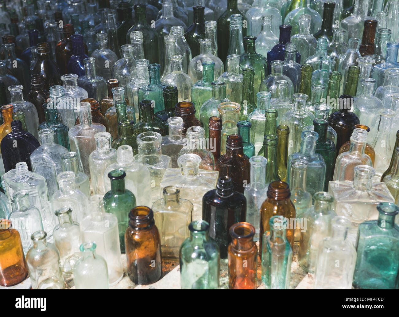 Old glass bottles hi-res stock photography and images - Alamy