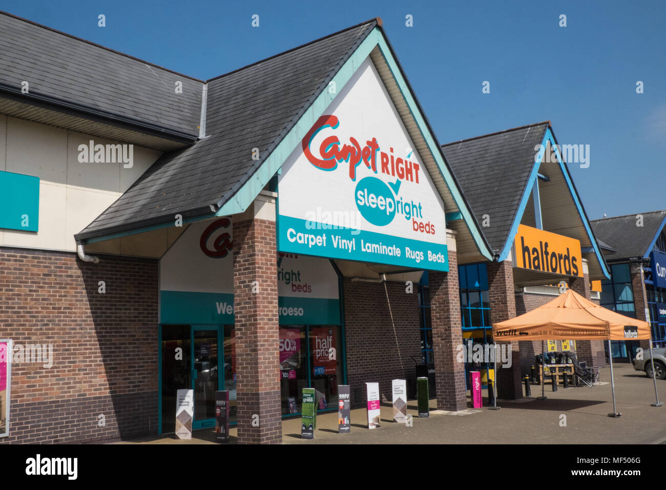 Shop front carpetright hi-res stock photography and images - Alamy