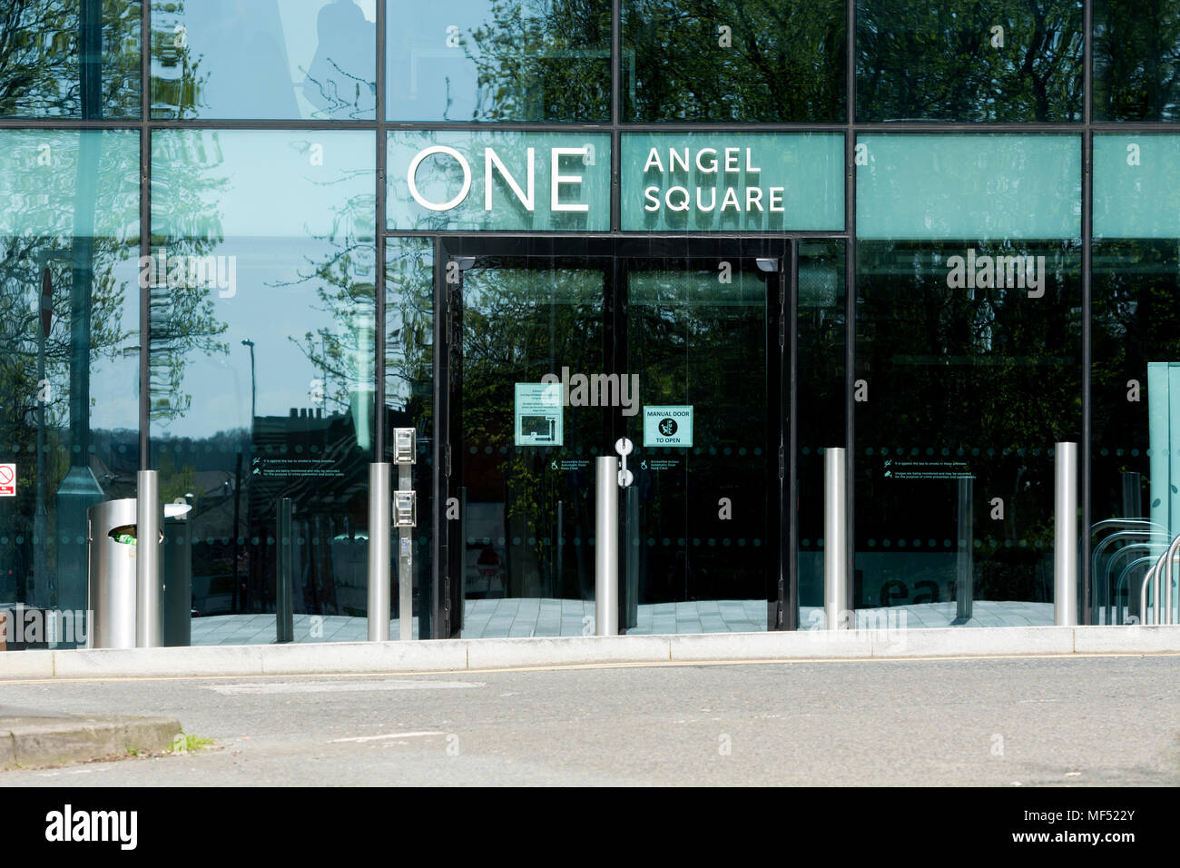 One angel square hi-res stock photography and images - Alamy