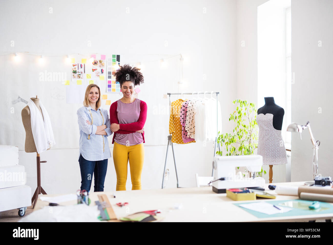Studio portrait women business hi-res stock photography and images - Alamy