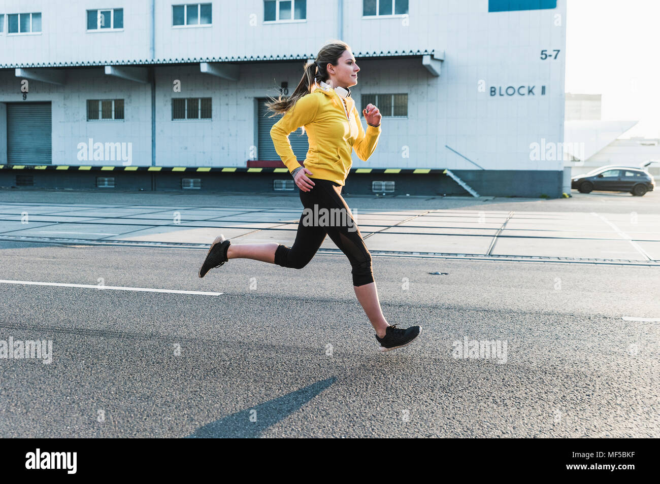 Woman running motivation hi-res stock photography and images - Alamy