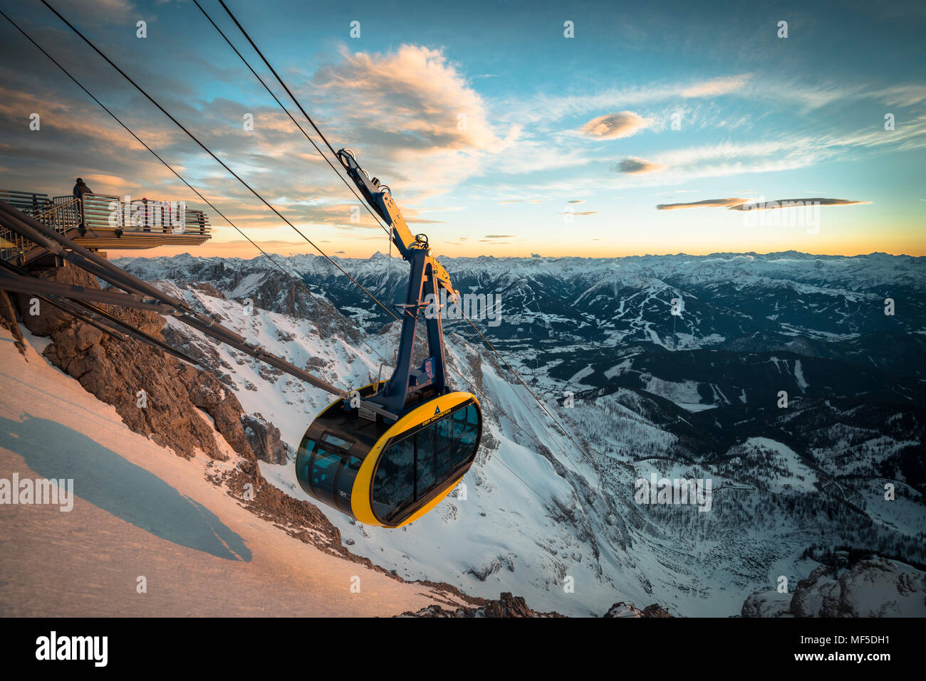 Dachstein Cable Car High Resolution Stock Photography and Images - Alamy