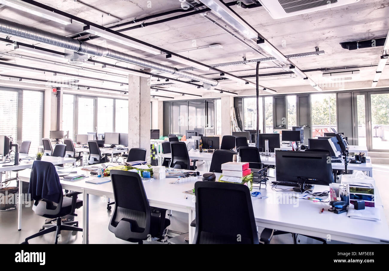 Open plan offices hi-res stock photography and images - Alamy