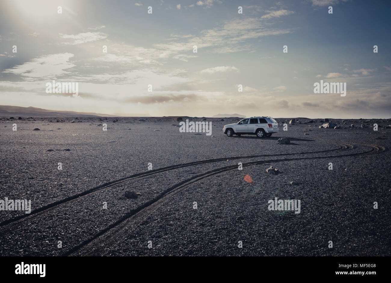 Jeeps drives off road hi-res stock photography and images - Alamy