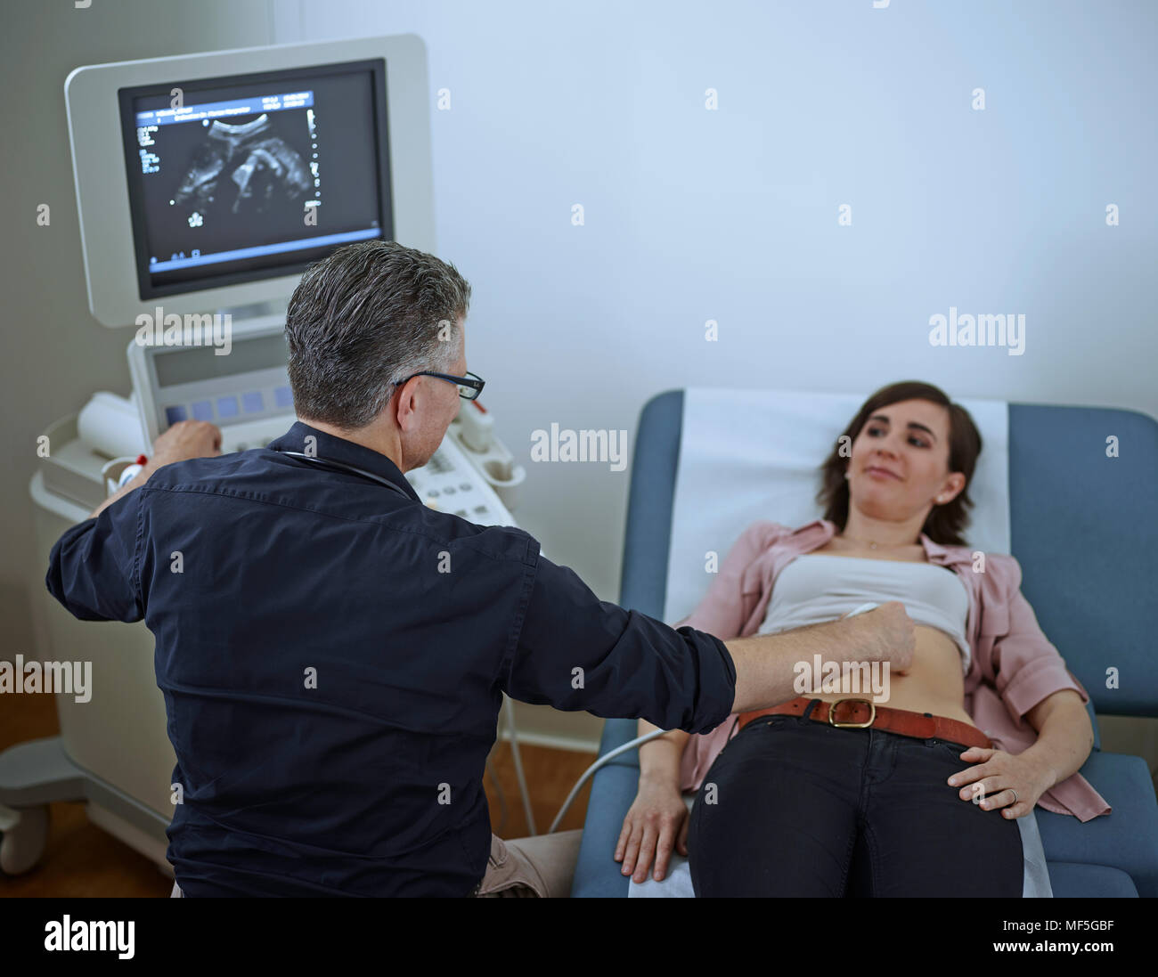 Sonogram hi-res stock photography and images - Alamy
