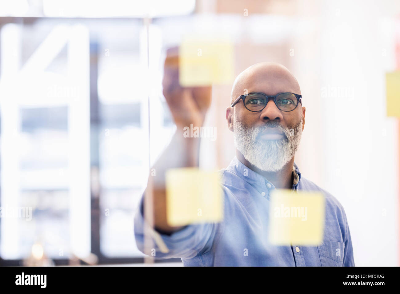 Office glass partition hi-res stock photography and images - Alamy