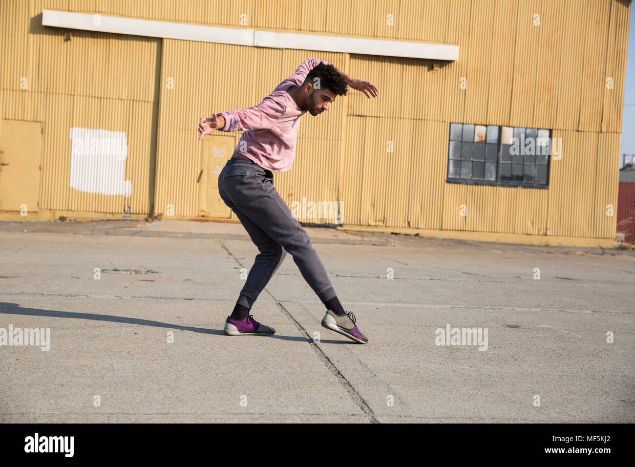 Man dancing hi-res stock photography and images - Alamy