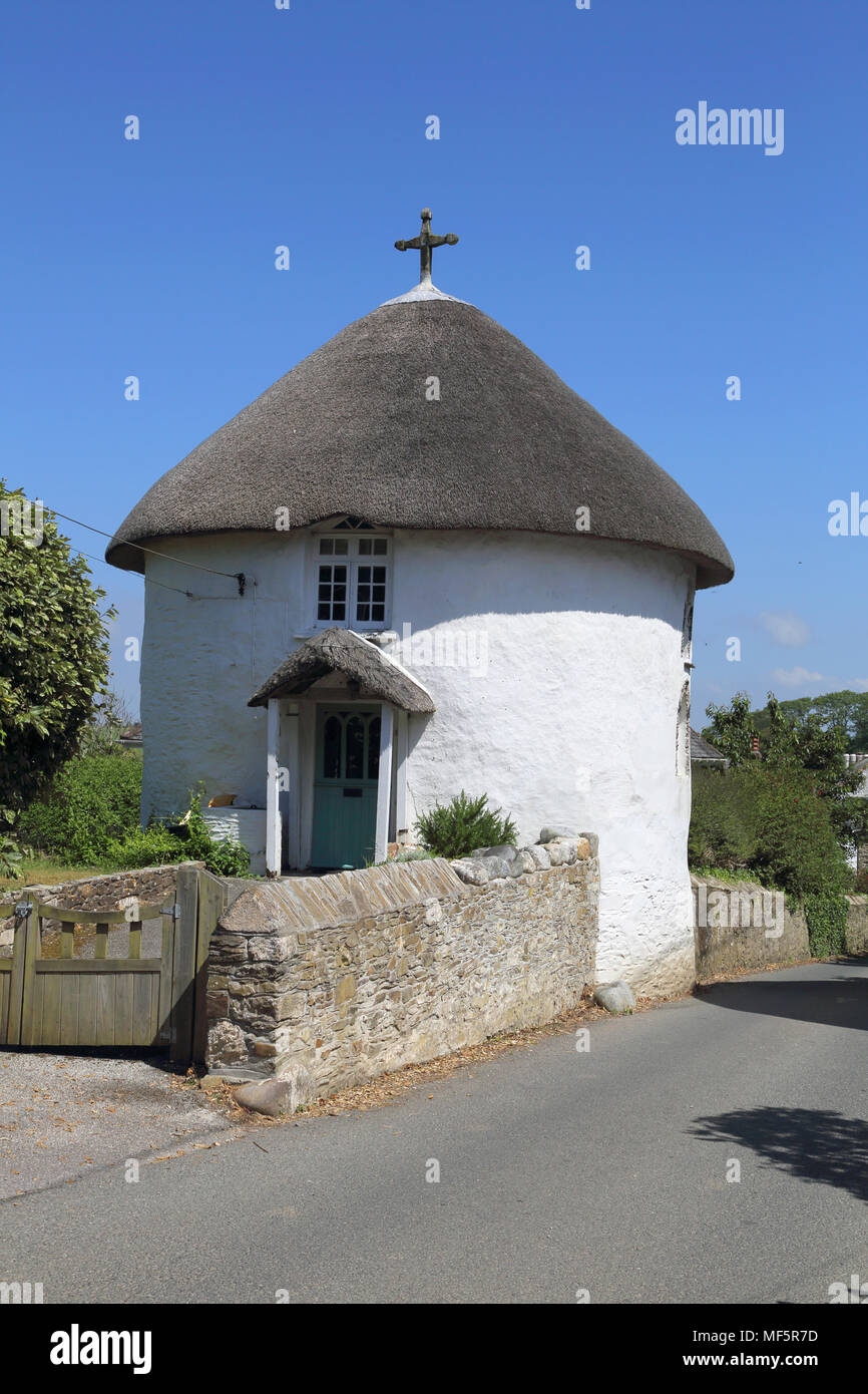 round houses in the cornish village of veryan , built so the devil had ...