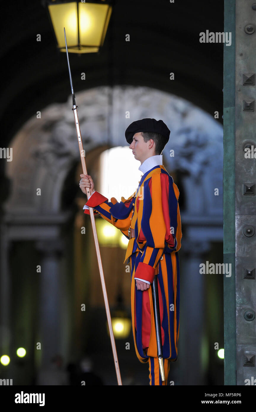 A member of the Pontifical Swiss Guard with halberd in Portone di ...