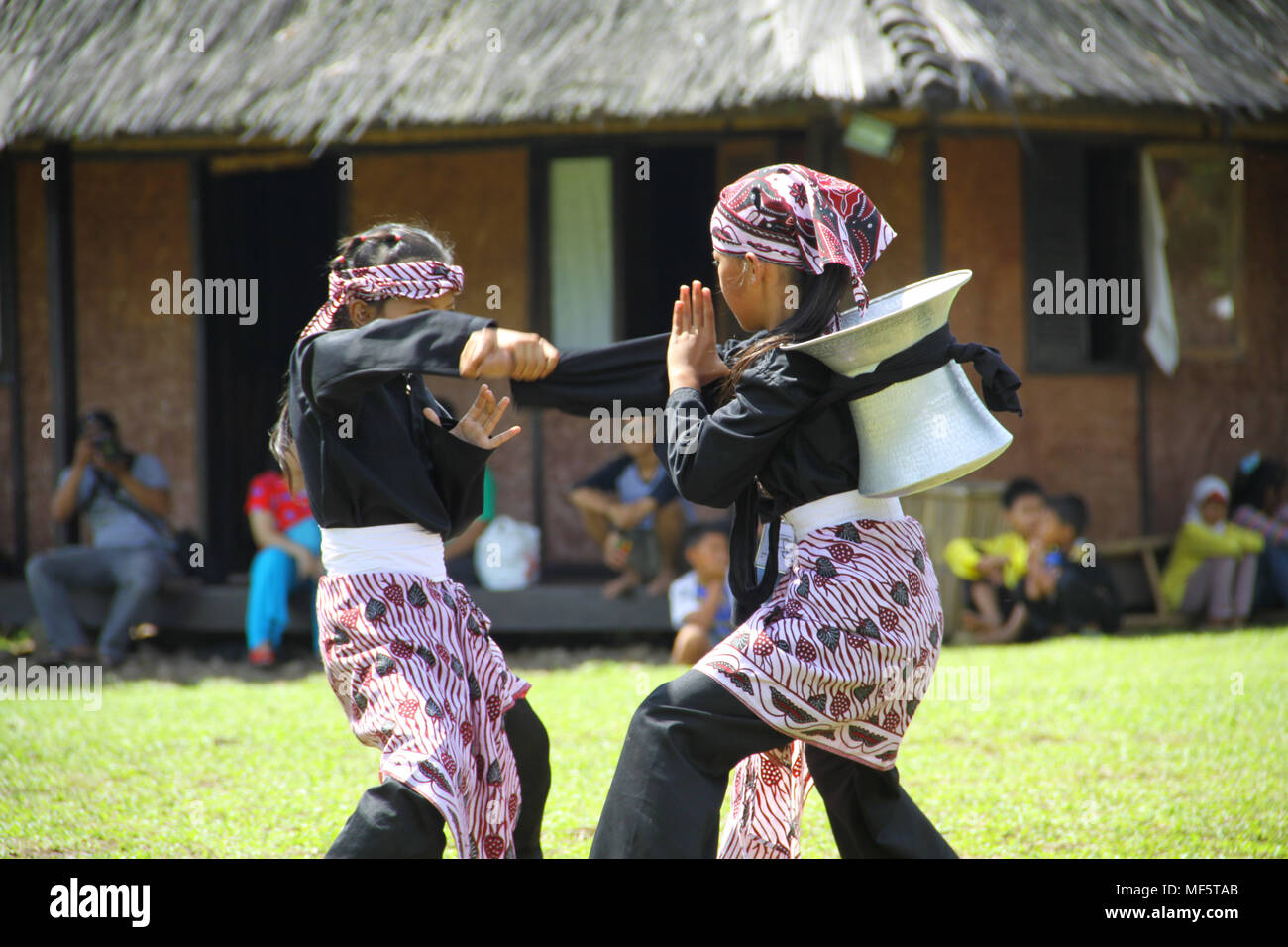 Bogor, Indonesia. 23rd Apr, 2018. Indonesian artist performs the ...