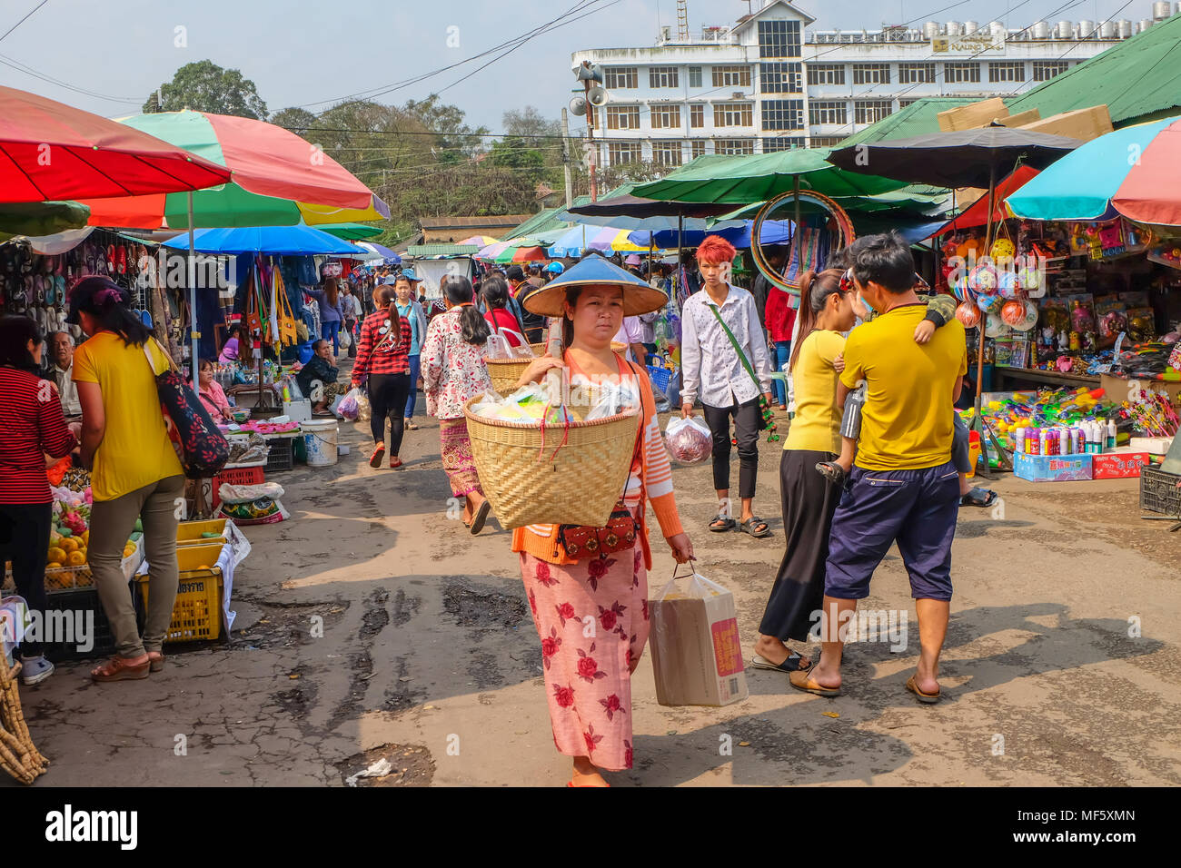 Bamboo yoke hi-res stock photography and images - Alamy