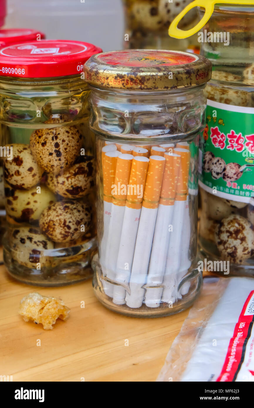 Cigarettes for sale hi-res stock photography and images - Alamy