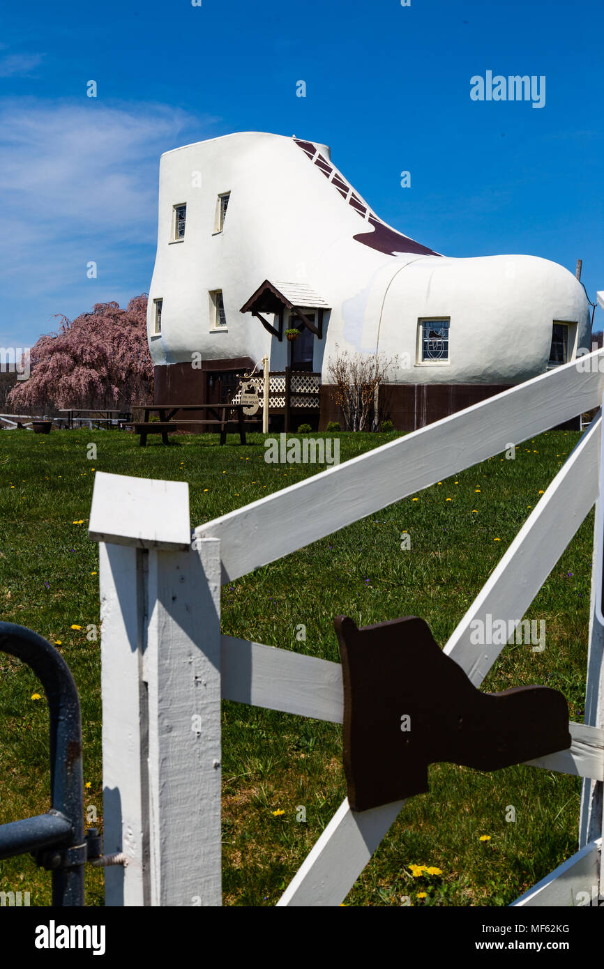 25 feet tall hi-res stock photography and images - Alamy