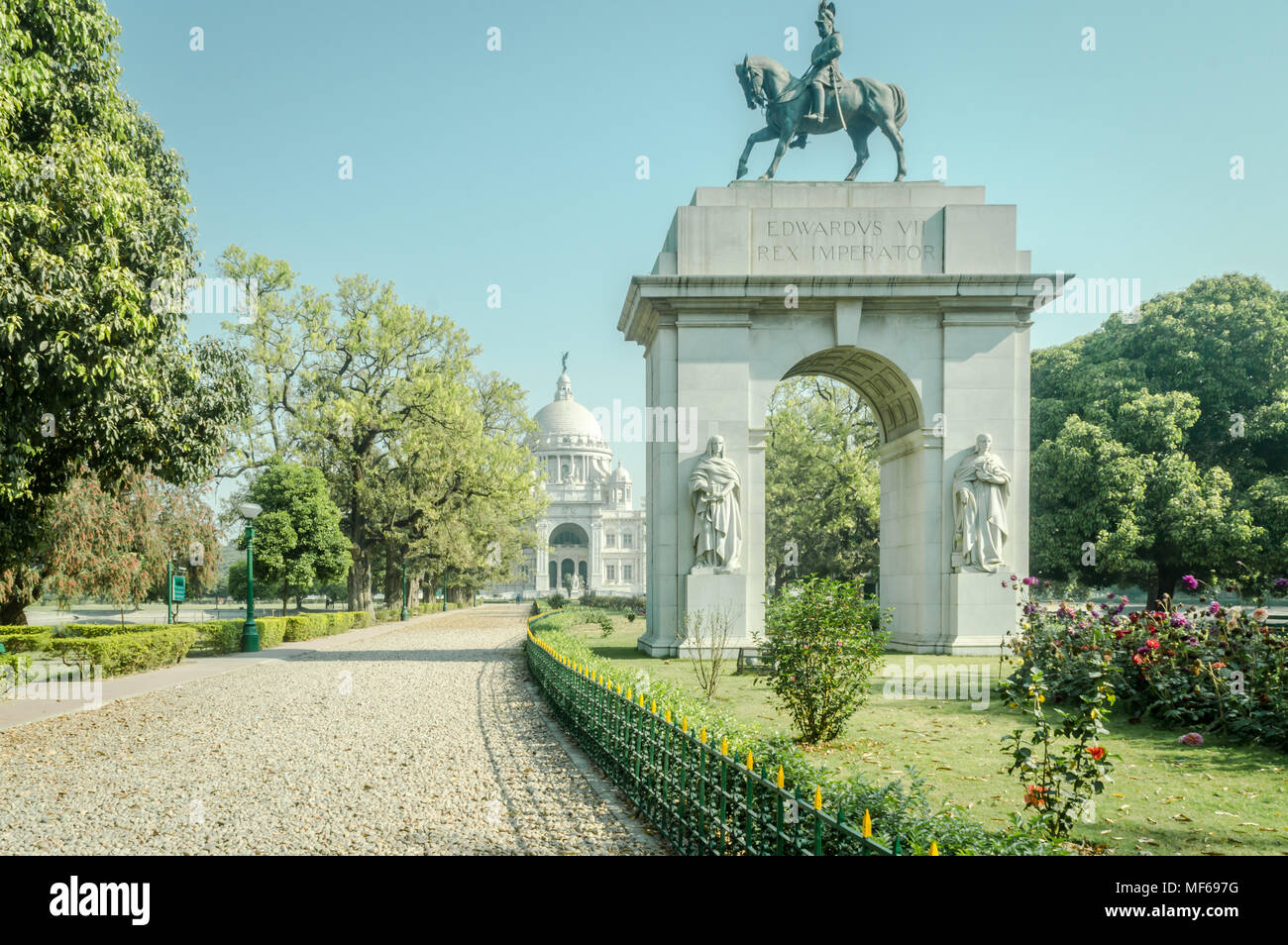 Victoria memorial calcutta statue hi-res stock photography and images ...