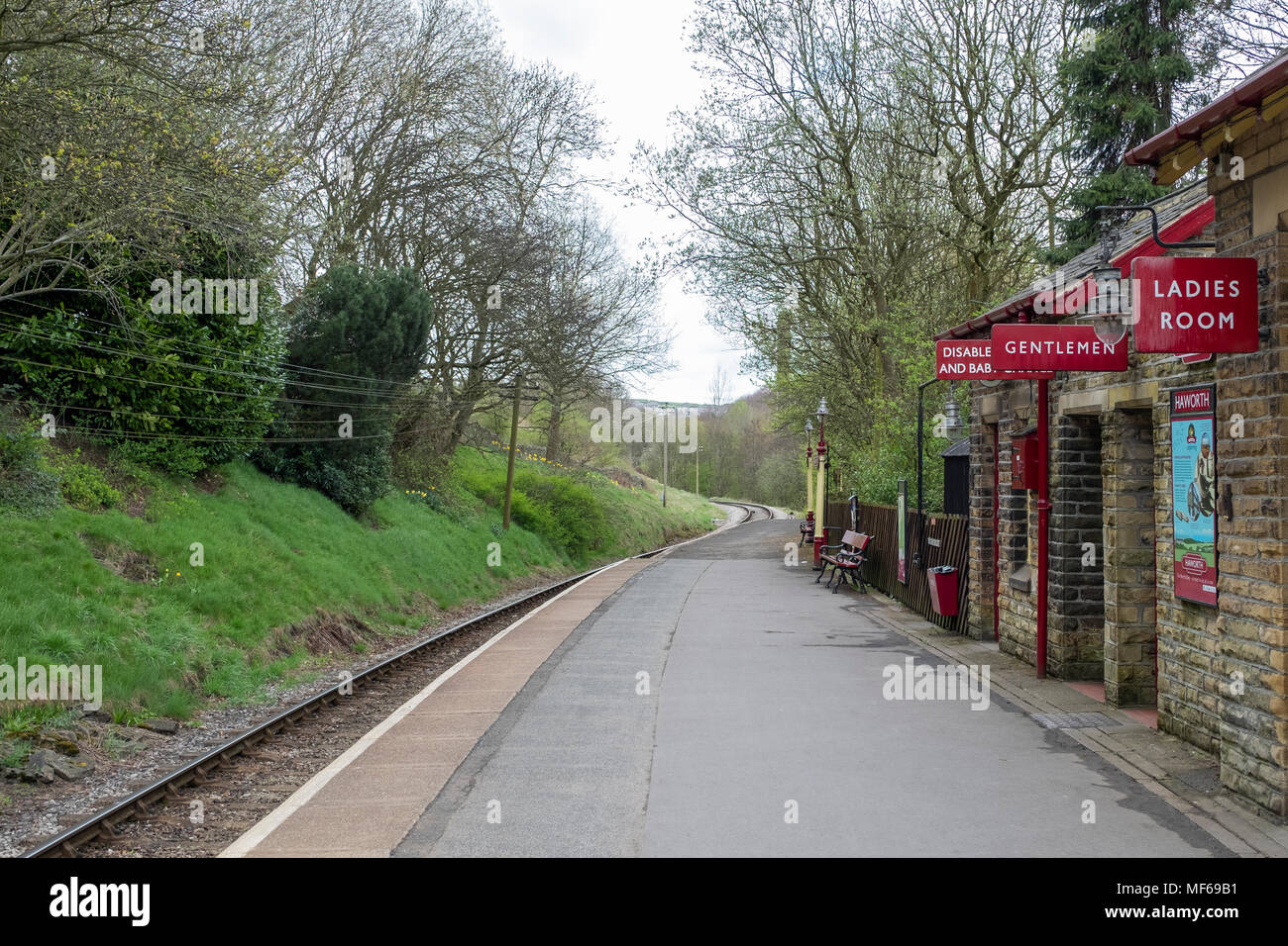 Haworth Train Station on the Keighley Worth Valley Railway line Stock ...