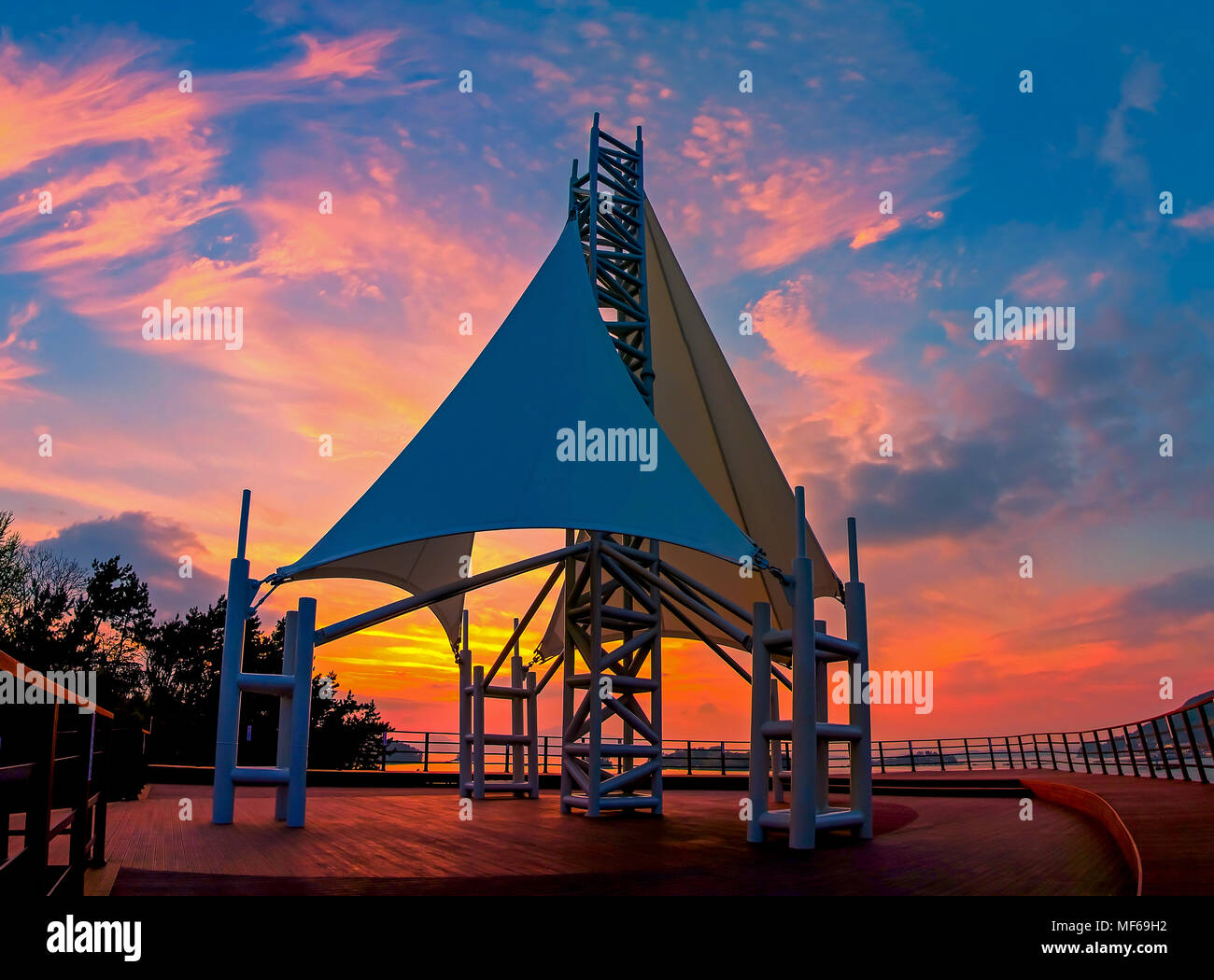 Pavilionsilhouette hi-res stock photography and images - Alamy