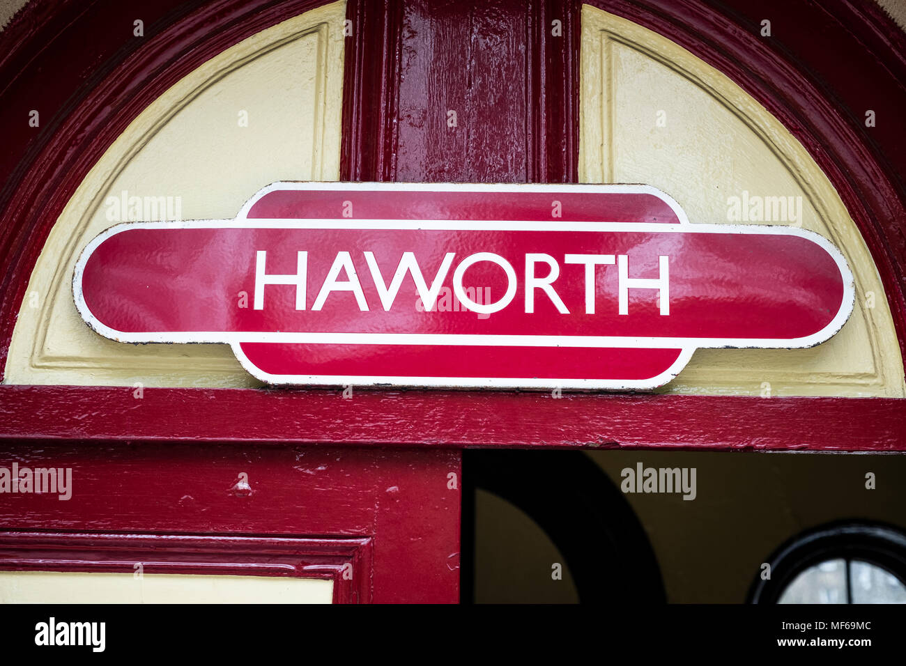 Haworth Train Station on the Keighley Worth Valley Railway line Stock ...