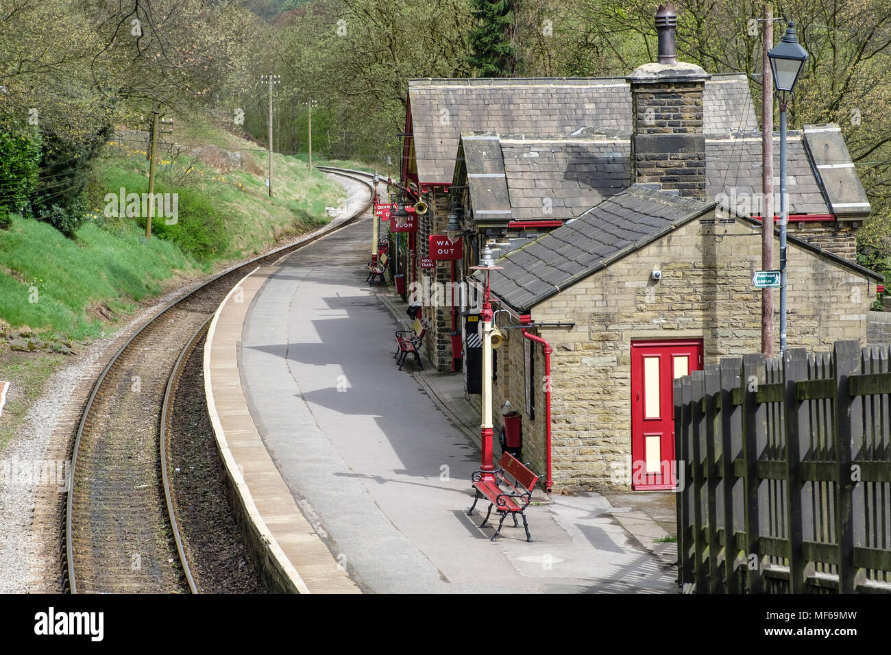 Haworth Train Station on the Keighley Worth Valley Railway line Stock ...