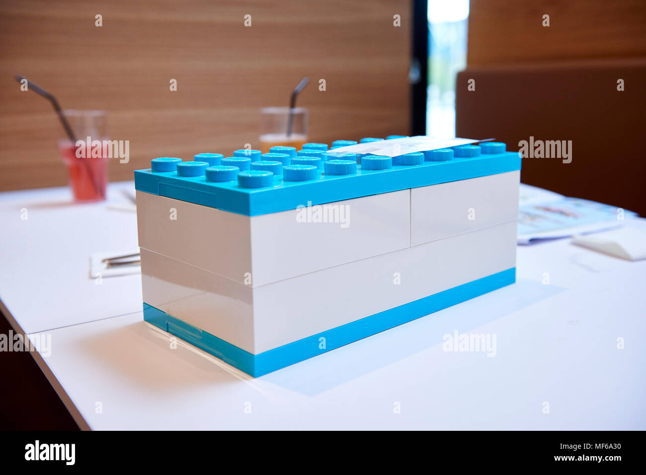 House canteen hi-res stock photography and images - Alamy