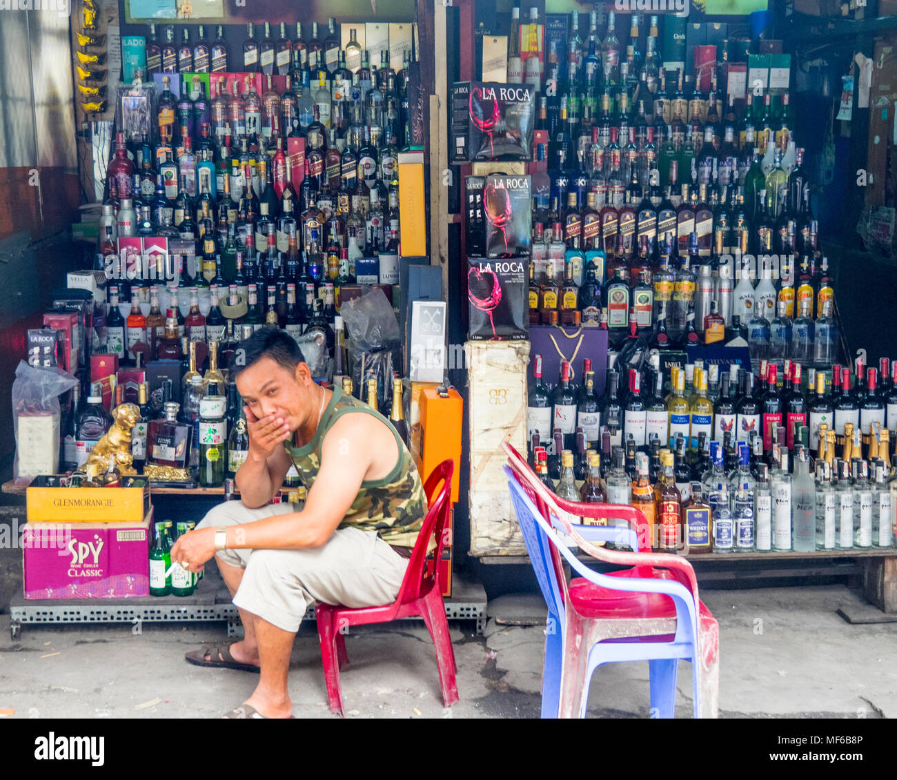 Ton that dam market hi-res stock photography and images - Alamy