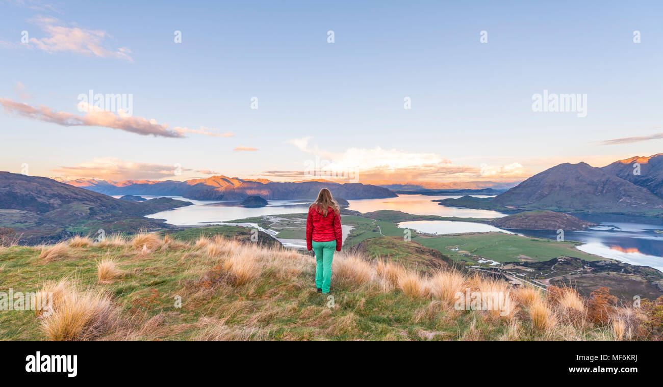 Overlooking mountains new zealand hi-res stock photography and images ...