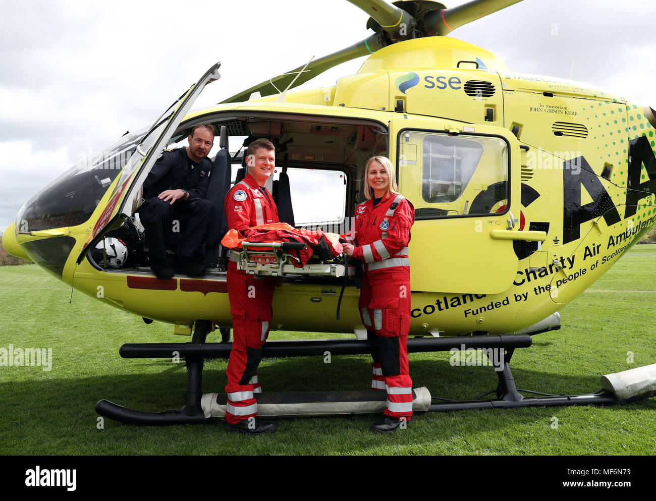 Flying paramedics hi-res stock photography and images - Alamy