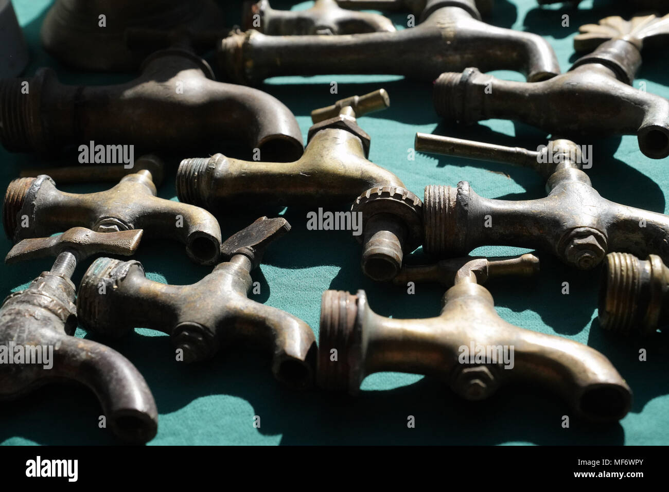 Vintage faucets hi-res stock photography and images - Alamy