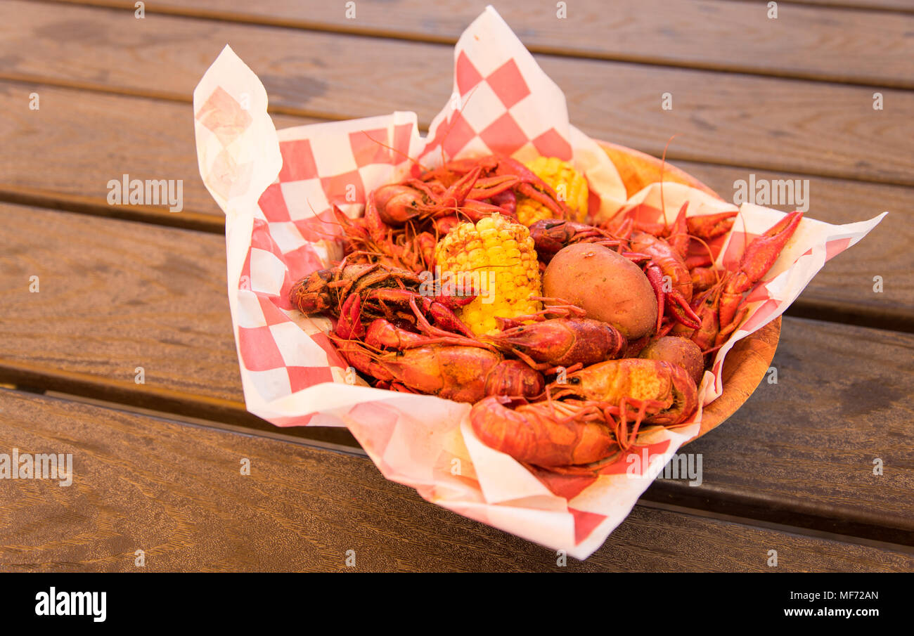 Cajun food corn crawfish crawfish hi-res stock photography and images ...