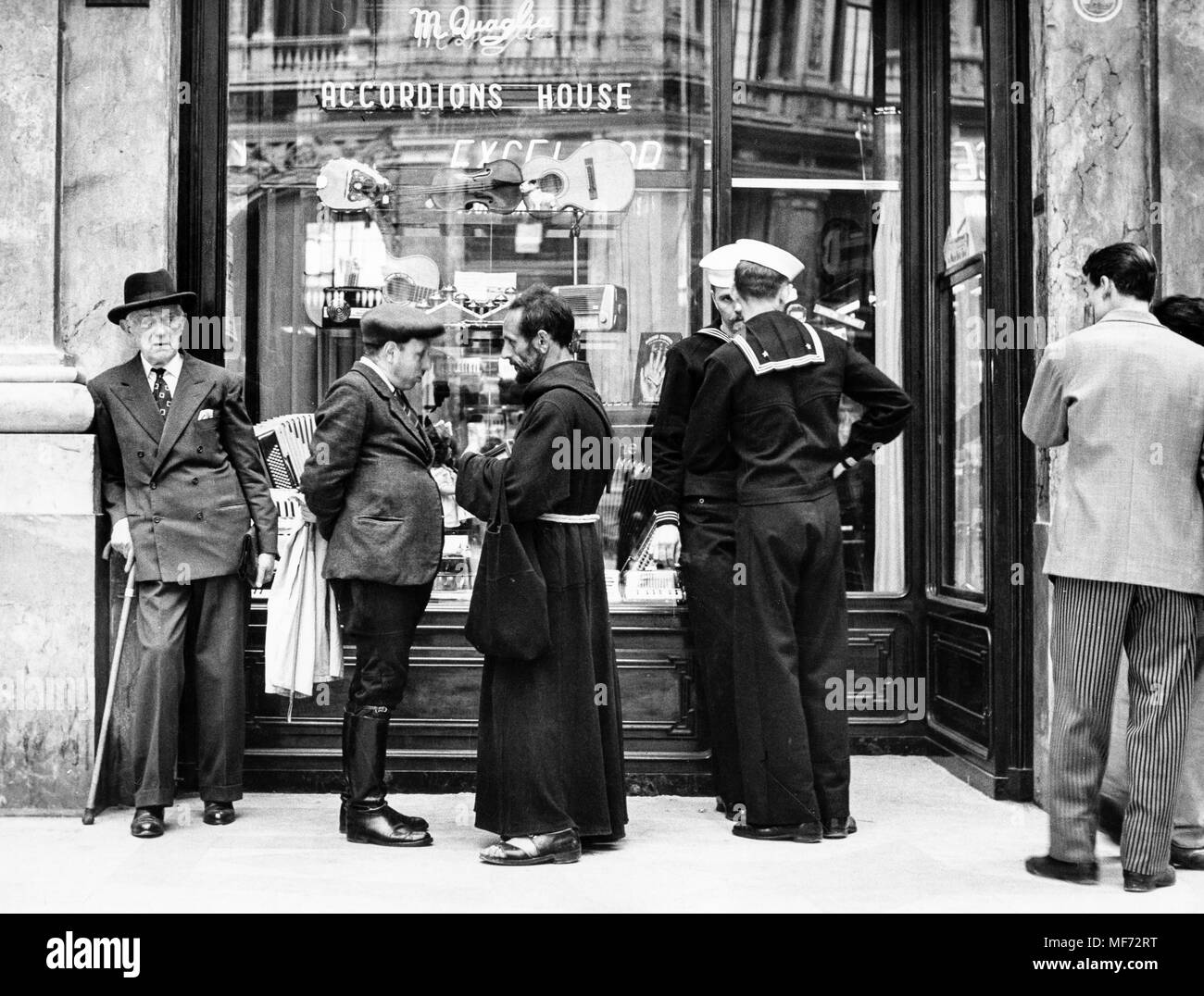 Naples italy 60s hi-res stock photography and images - Alamy
