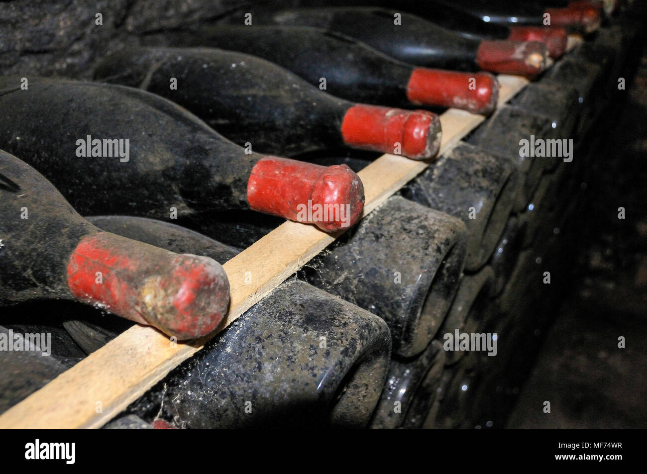 Pile of bottles hi-res stock photography and images - Alamy