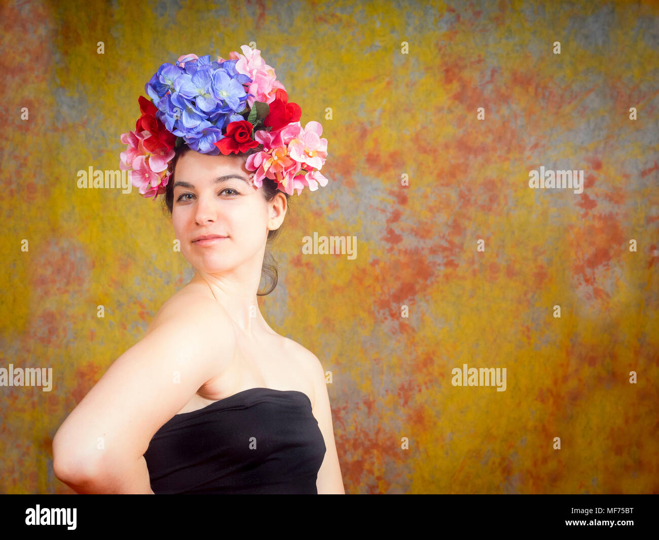 Frida kahlo portrait flowers hi-res stock photography and images - Alamy