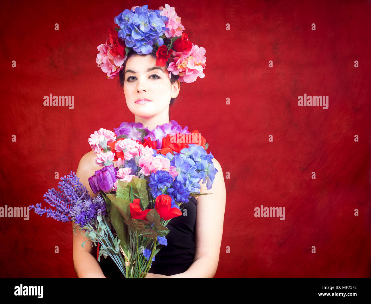 Frida kahlo portrait flowers hi-res stock photography and images - Alamy