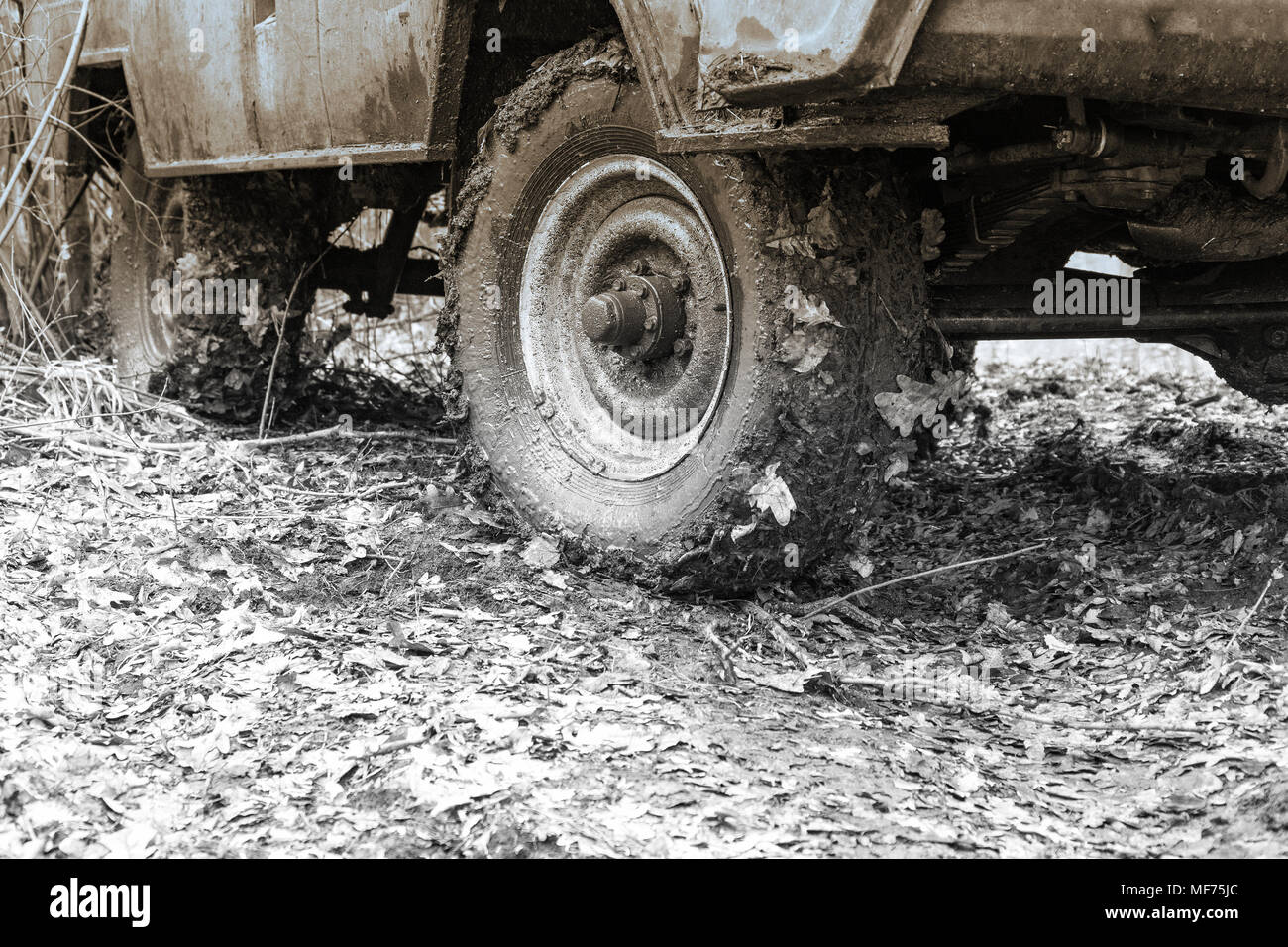 Dirty wheels off-road car Stock Photo - Alamy