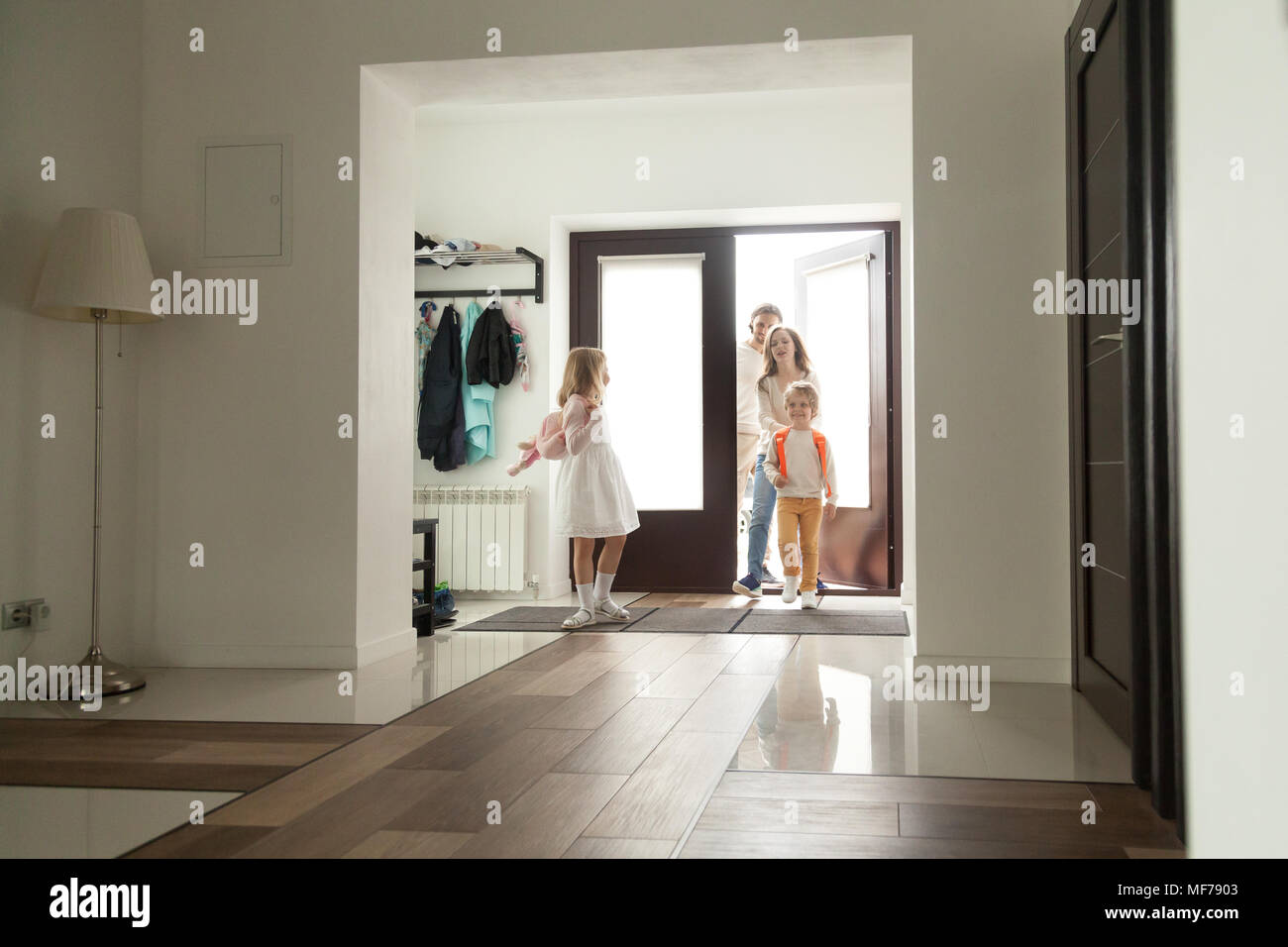 Children arriving at school hi-res stock photography and images - Alamy